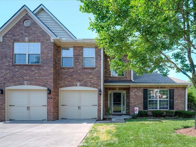 3800 Ruby Ln, Lexington, KY 40509