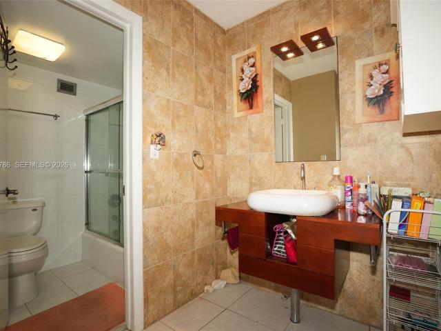 3800 S Ocean Dr, Unit 818, Hollywood, FL 33019 | MLS #A12019