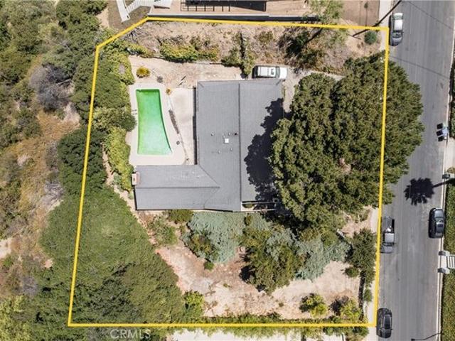 3800 Sapphire Dr, Encino, CA 91436