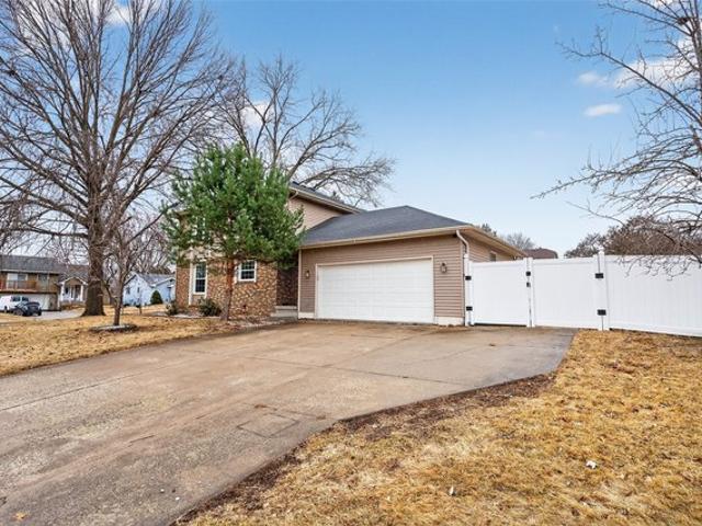3800 SE 25th Ct, Des Moines, IA 50320