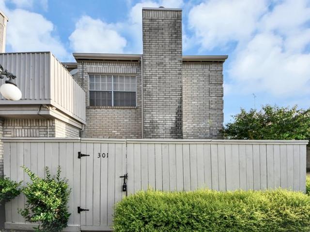 3800 Tanglewilde St Apt 301, Houston, TX 77063