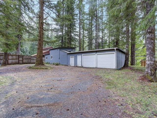38013 NE Sunset Falls Rd, Yacolt, WA 98675