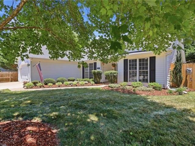3801 Auburn Hills Dr, Greensboro, NC 27407