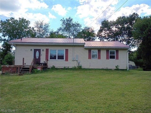 3801 Beck Ave, Louisville, OH 44641