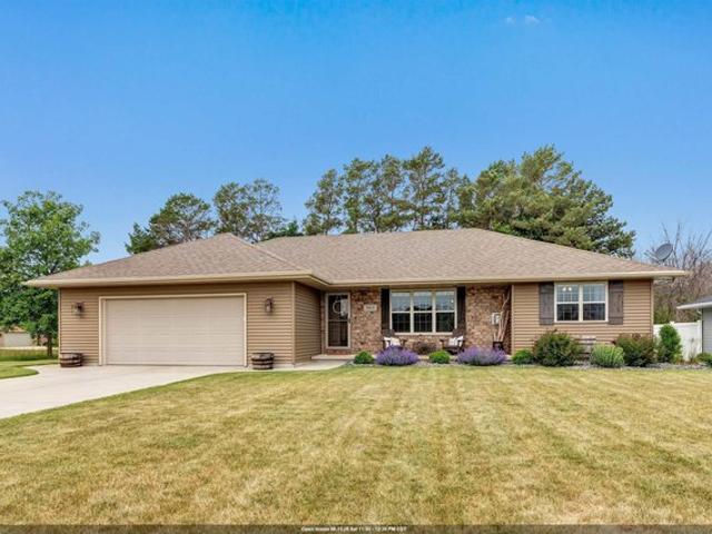 3801 Scotchman Cir, Green Bay, WI 54311