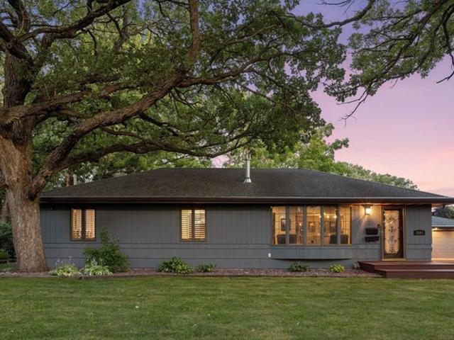 3801 W 114th St, Bloomington, MN 55431