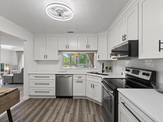 3801 W 98th St Apt 210, Bloomington, MN 55431