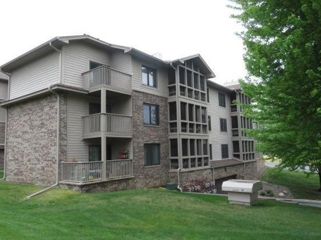 3801 W 98th St Apt 402, Bloomington, MN 55431