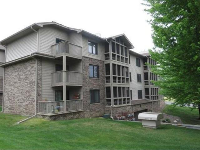 3801 W 98th St Apt 402, Bloomington, MN 55431