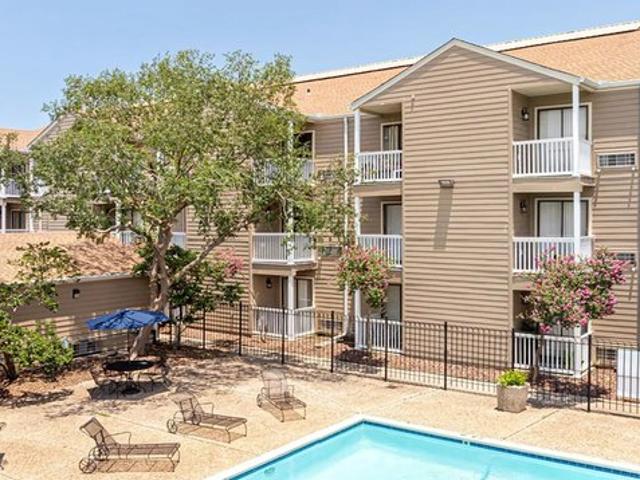 3801 W Napoleon Ave, Metairie, LA 70001