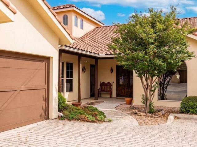 3801 16 E Club House Rd, Kerrville, TX 78028