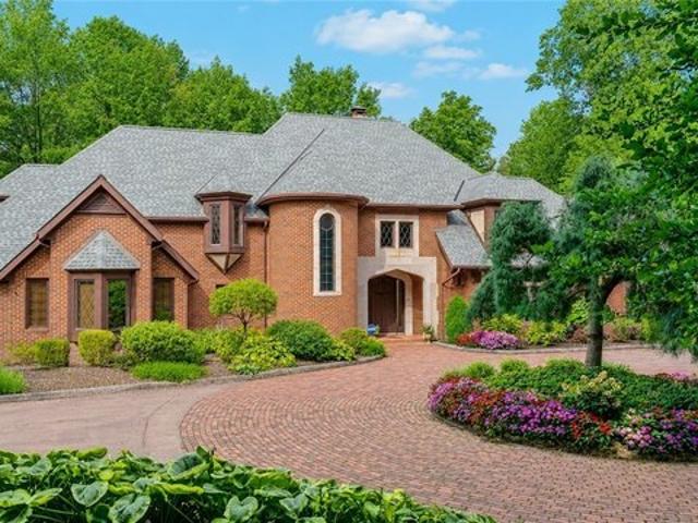 38025 Fairmount Blvd, Hunting Valley, OH 44022