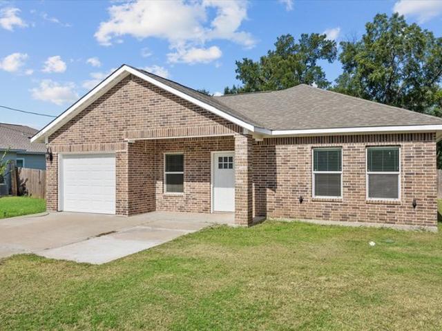 3802 College St, Greenville, TX 75401