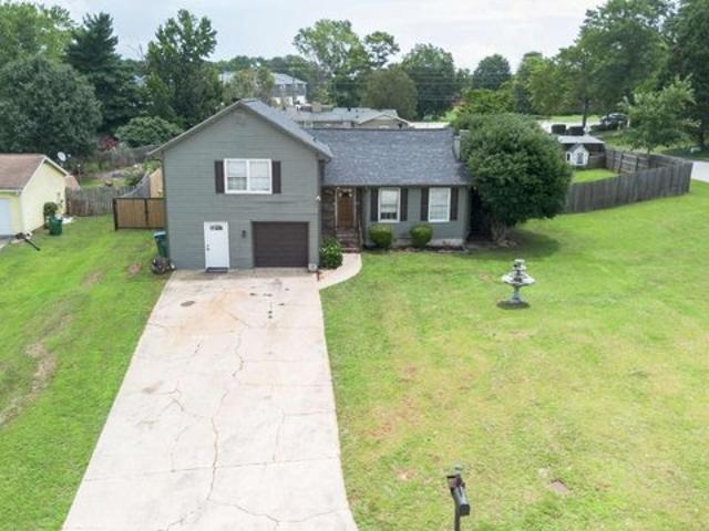 3802 Saddle Ridge Dr, Snellville, GA 30039