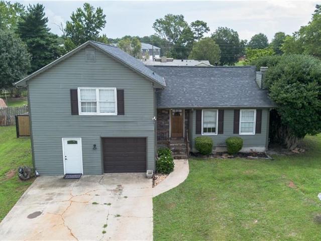 3802 Saddle Ridge Drive