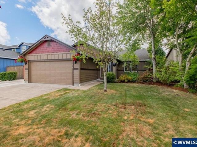 3802 Somerset Dr NE, Albany, OR 97322