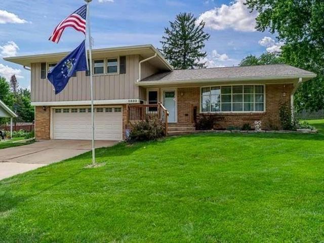 3803 Hemlock Ct, Rockford, IL 61107