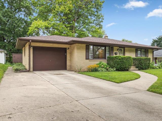 3803 Kentucky Drive