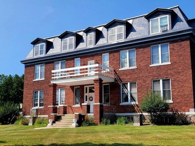 380 Church St Apt 9, Saint Ignace, MI 49781