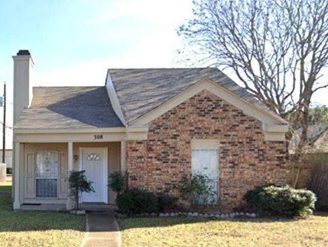 380 Ancestry Ln, Dallas, TX 75217