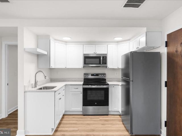 380 Broadview Avenue # APT 3