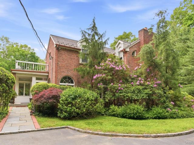 380 Duck Pond Road