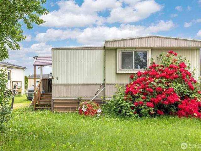 380 E Pole Rd Trlr 16, Lynden, WA 98264