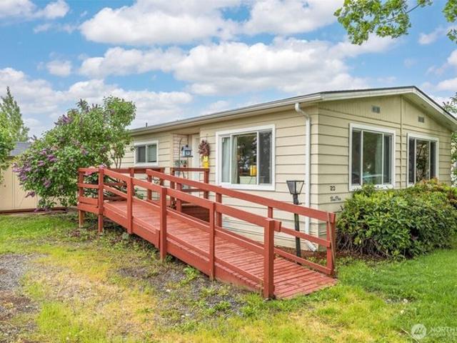 380 E Pole Rd Trlr 20, Lynden, WA 98264