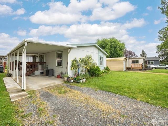 380 E Pole Rd Trlr 6, Lynden, WA 98264