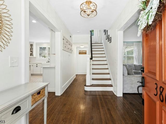 380 Elm Ave