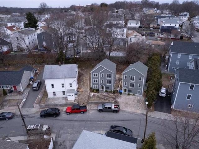 380 Hawkins St, Providence, RI 02904