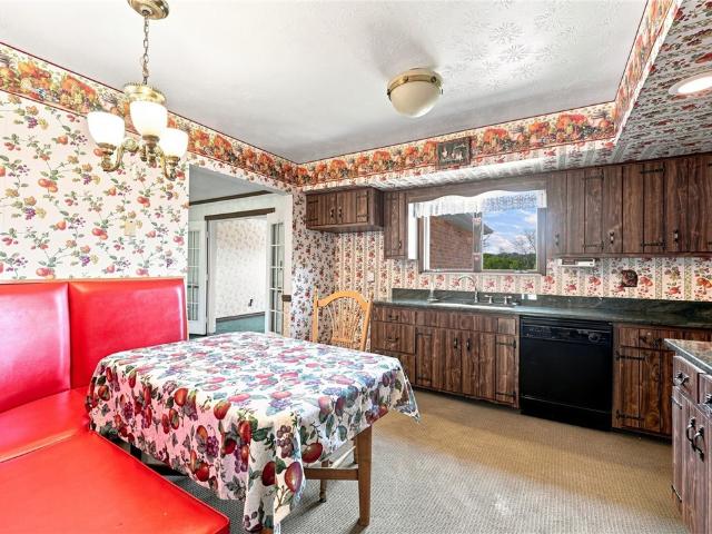 380 Helen Ave