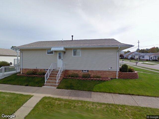 380 Orchardview Rd, Seven Hills, OH 44131
