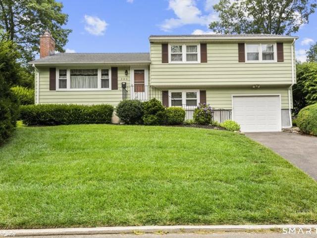 380 Overland Dr, Stratford, CT 06614