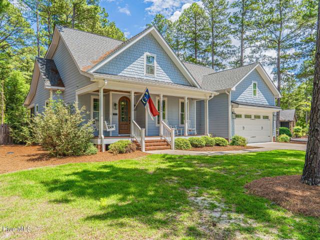 380 Lake Forest Drive SE