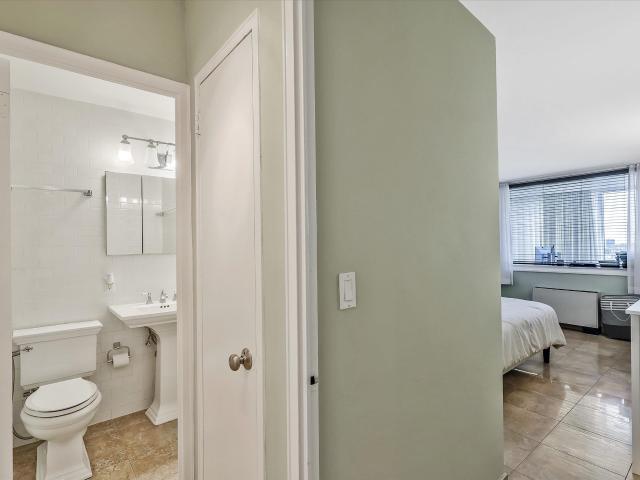 380 Mountain Rd, Unit 1015, Union City, NJ 07087 | MLS #260010