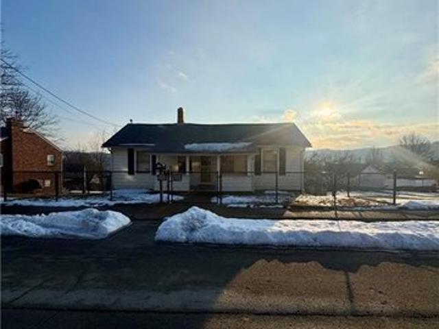 380 Monroe Ave, Leechburg, PA 15656