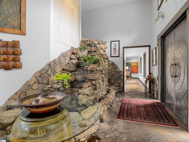 380 Montagu Drive