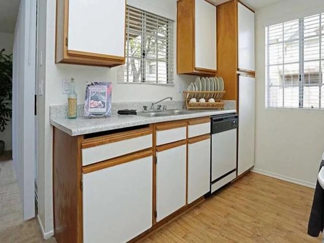 380 N Linden Ave, Rialto, CA 92376