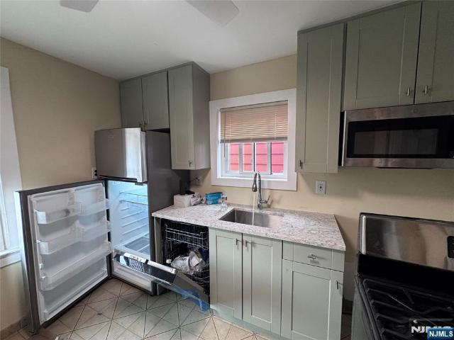 380 Park Avenue # 2 Floor
