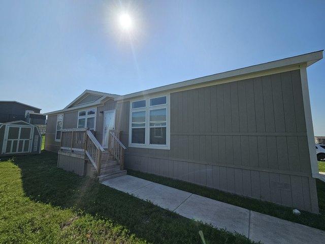 380 Pineland Ave, Kyle, TX 78640