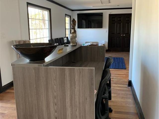 380 W Crossville Road