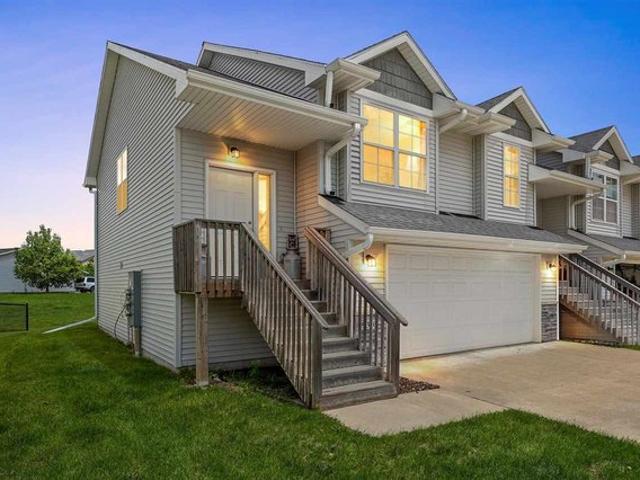 380 Tanglewood Dr, Solon, IA 52333