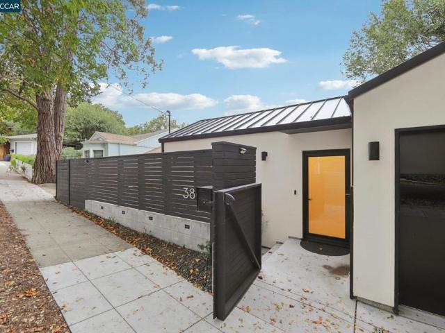380 Vermont Ave
