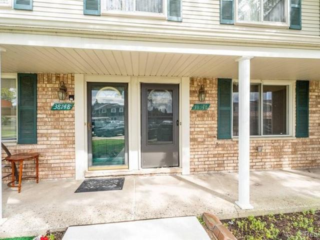 38146 Jamestown Dr, Sterling Heights, MI 48312