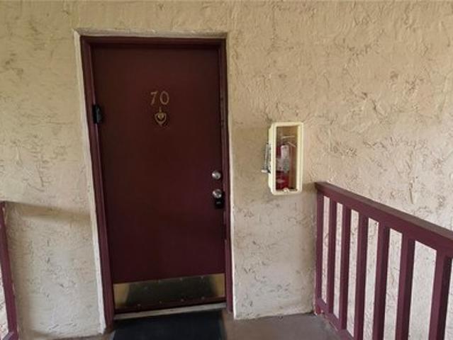 3814 N Lake Dr Unit 70, Tampa, FL 33614