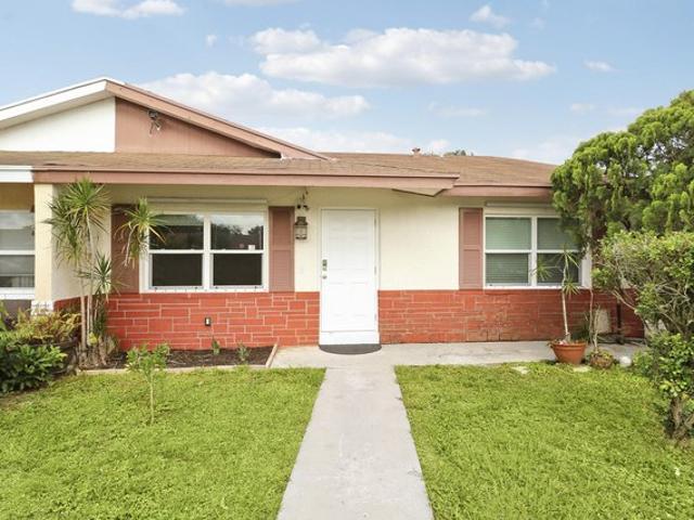 3814 Van Cott Cir, West Palm Beach, FL 33403
