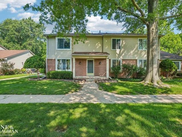 38153 Jefferson Ave, Harrison Township, MI 48045