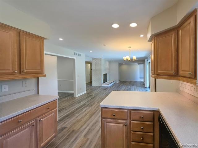 38156 Southfarm Court