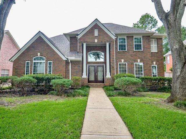 3815 Meadow Spring Dr, Sugar Land, TX 77479